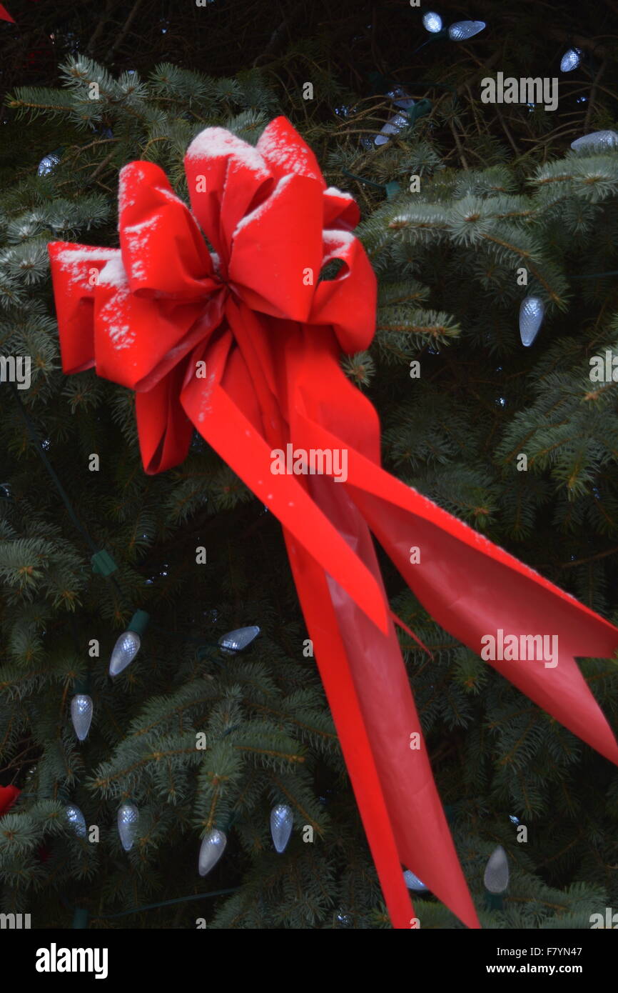 Red ribbon lights hi-res stock photography and images - Alamy