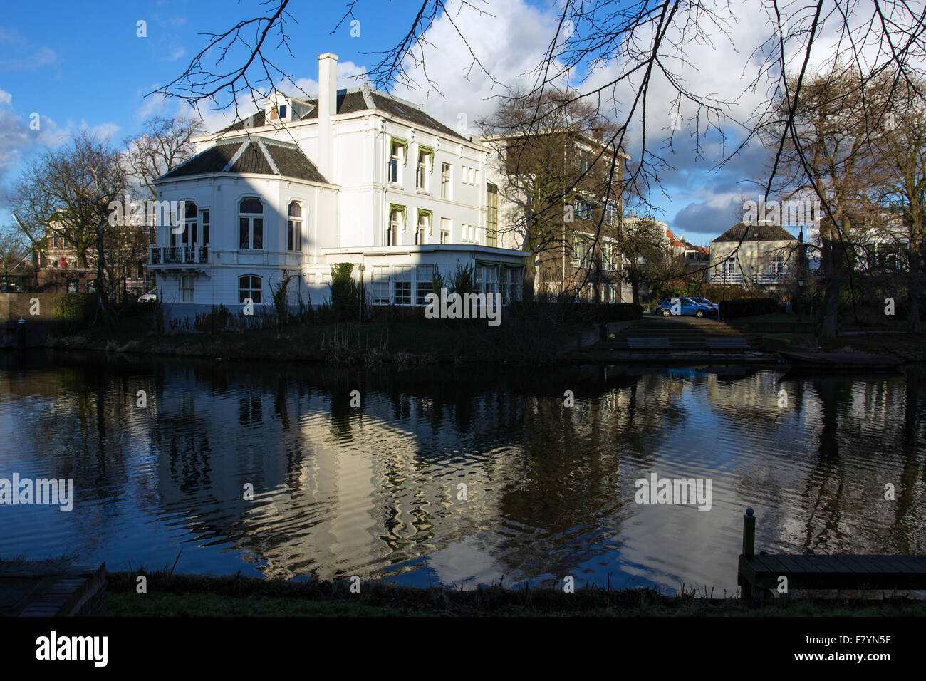 Leiden house reflection Stock Photo - Alamy