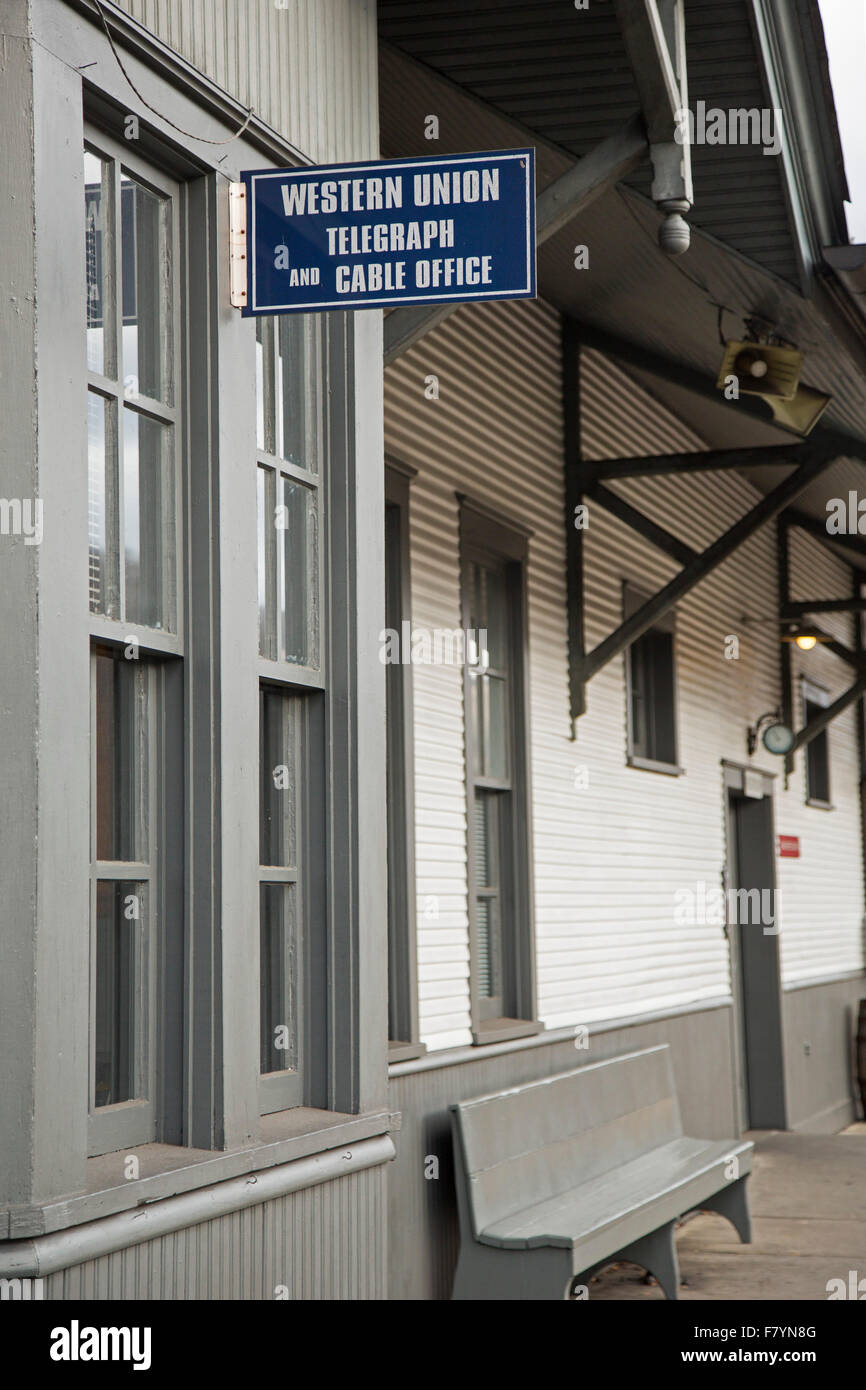 Railroad telegraph hi-res stock photography and images - Alamy