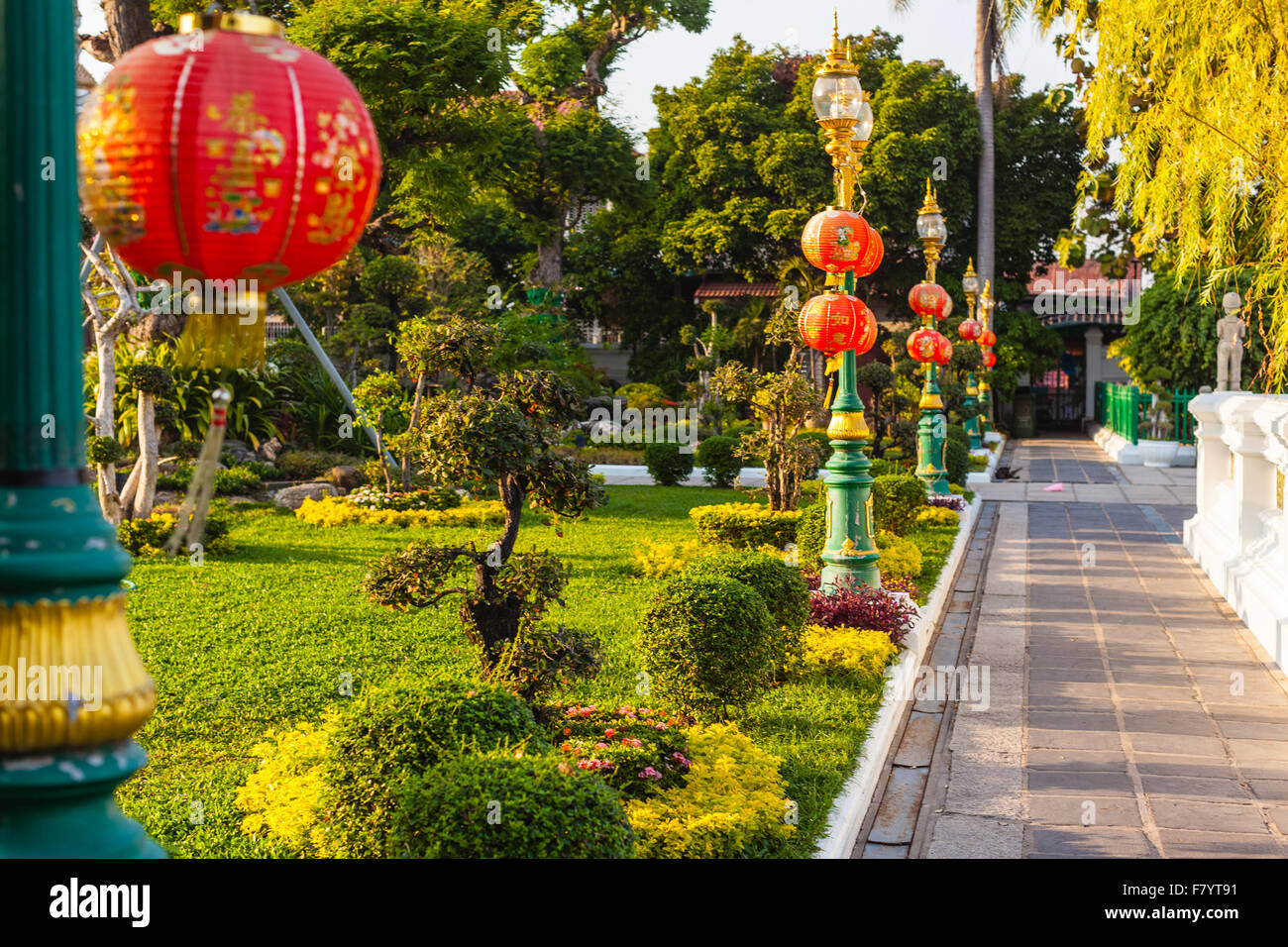 Thai thailand garden ornament hi-res stock photography and images - Alamy
