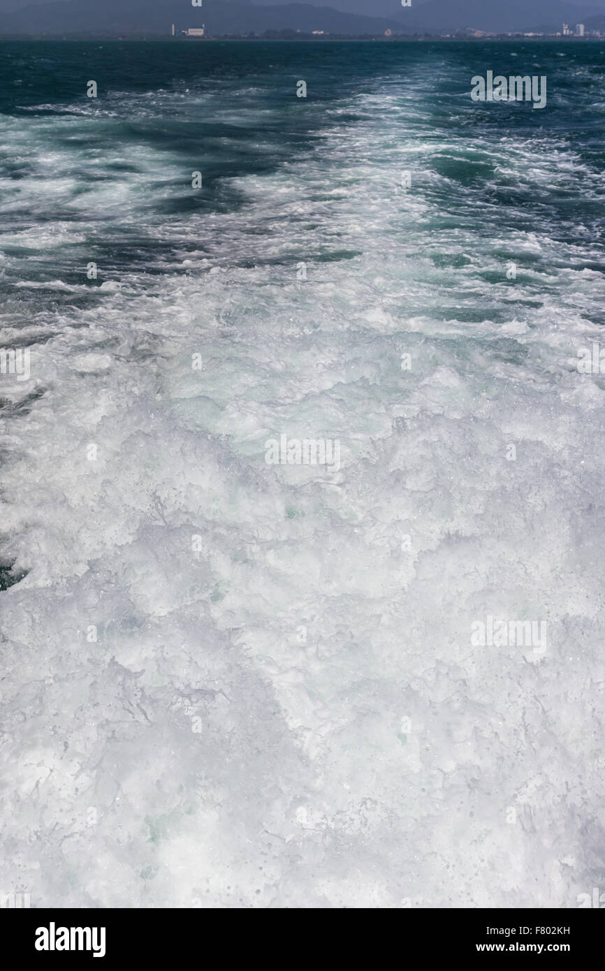 Speed boat trace hi-res stock photography and images - Alamy