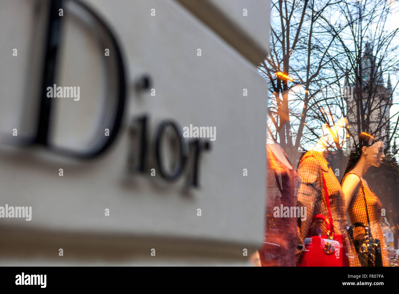 Dior window display High Resolution Stock Photography and Images - Alamy