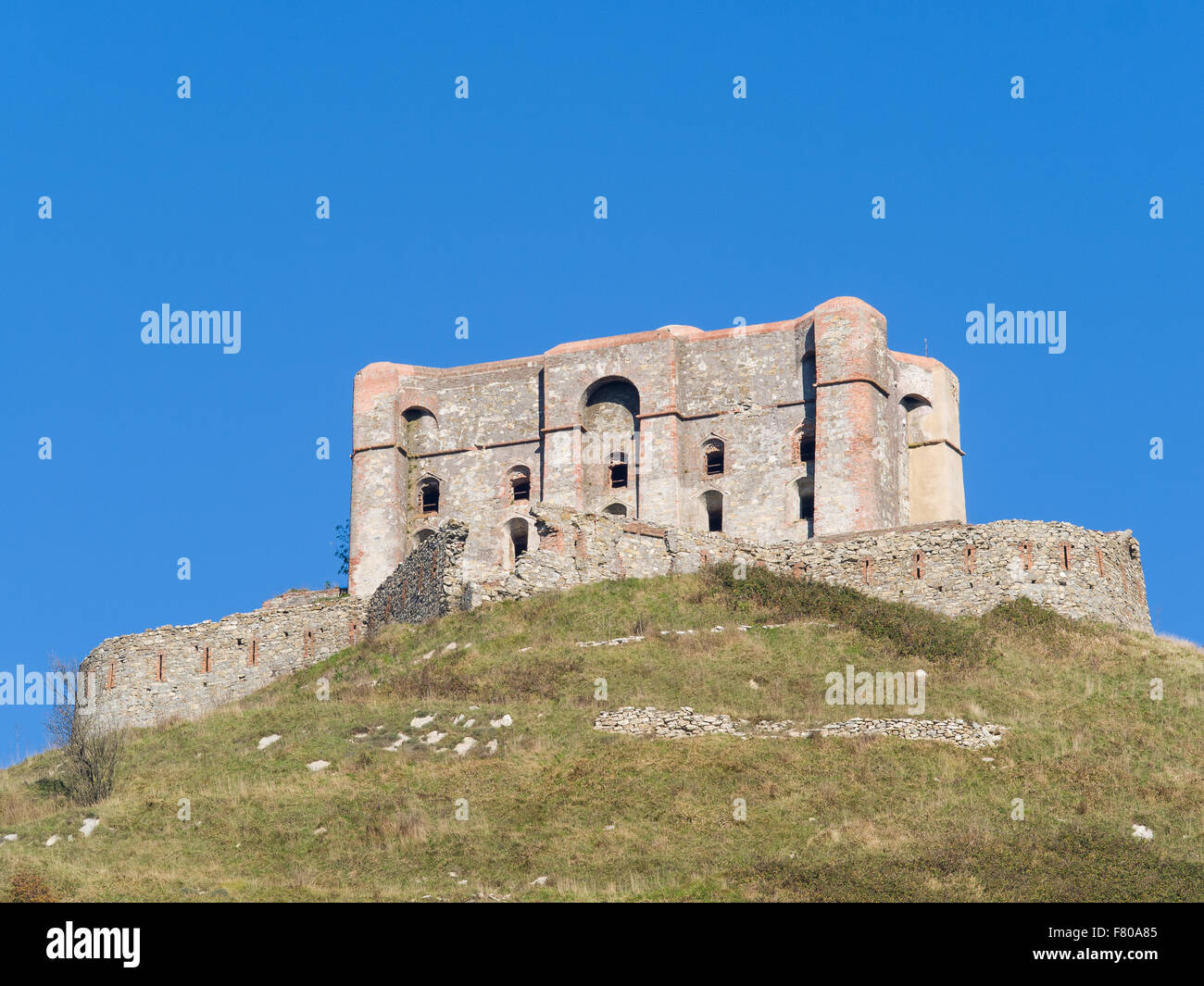 Forte Diamante old abandoned Castle at the top of a steep hill Stock ...