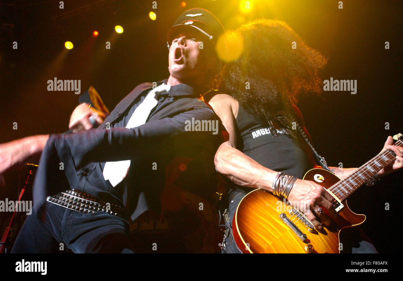 File. 3rd Dec, 2015. SCOTT WEILAND, best known as the lead singer for ...