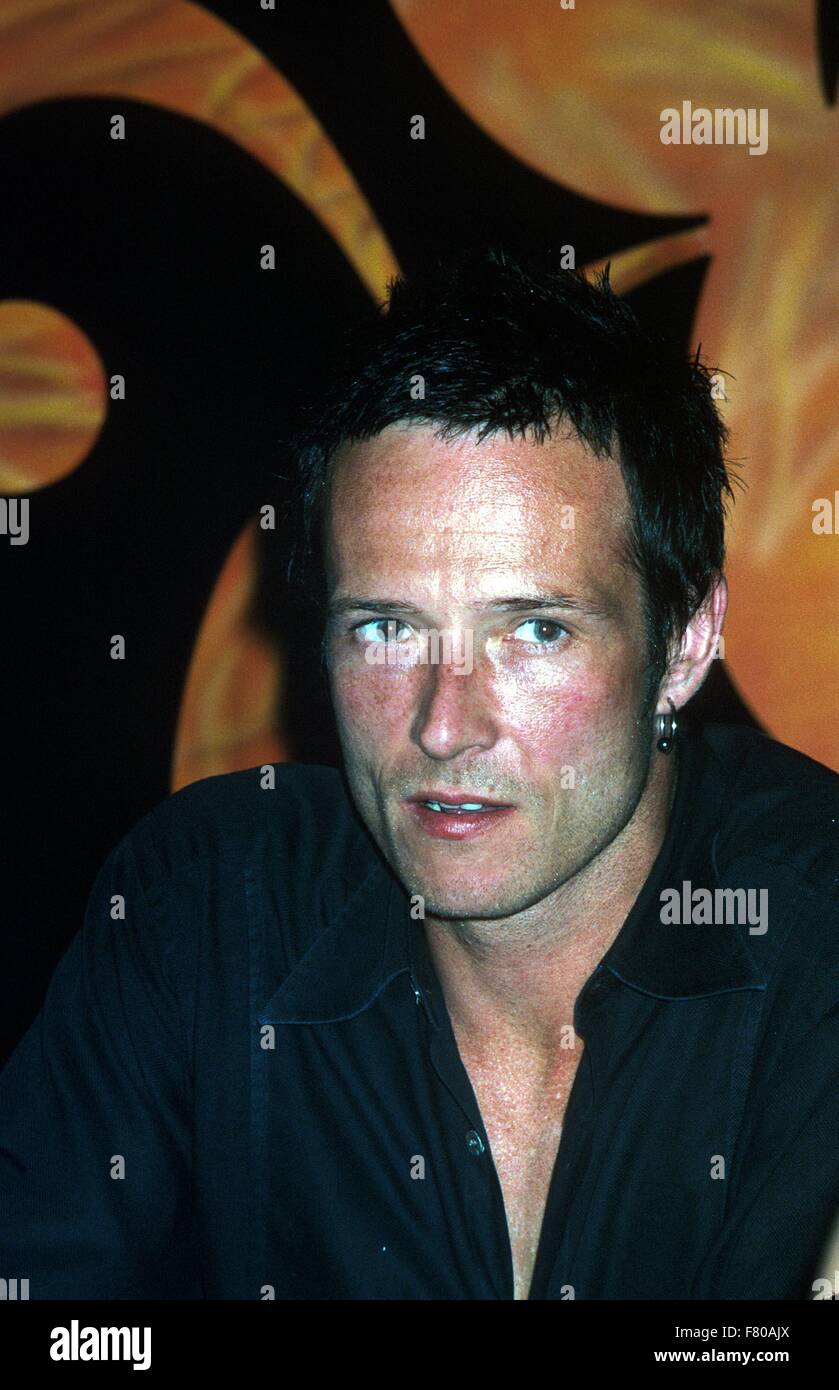 File. 3rd Dec, 2015. SCOTT WEILAND, best known as the lead singer for ...