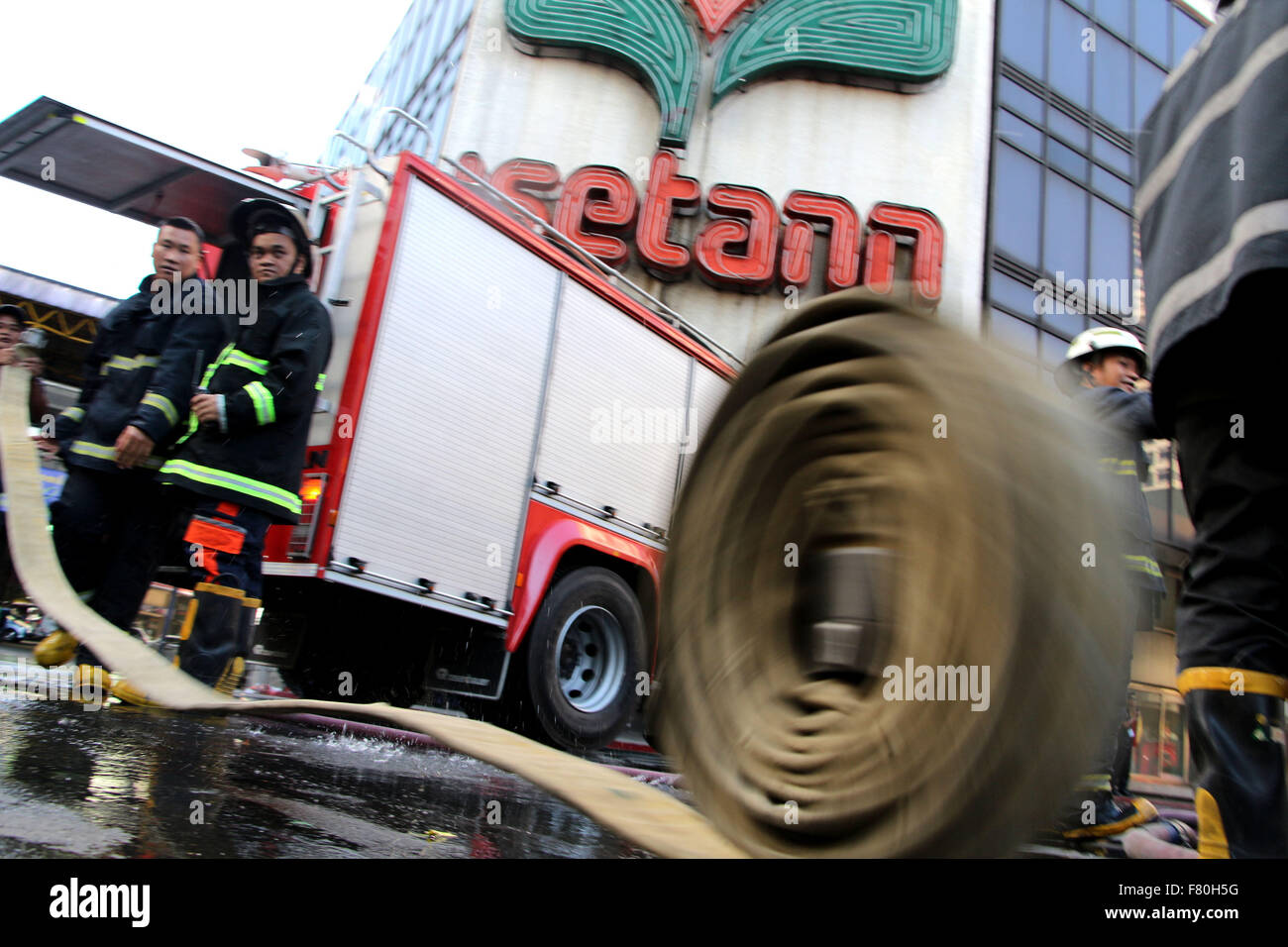 Manila, Philippines. 04th Dec, 2015. Group of firefighters set their ...