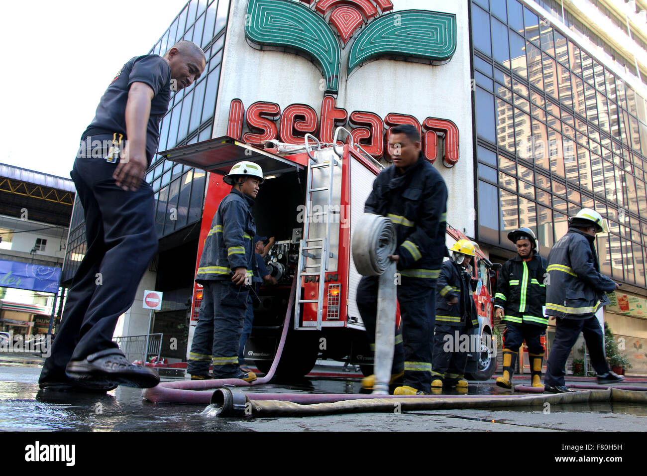 Manila, Philippines. 04th Dec, 2015. Group of firefighters set their ...
