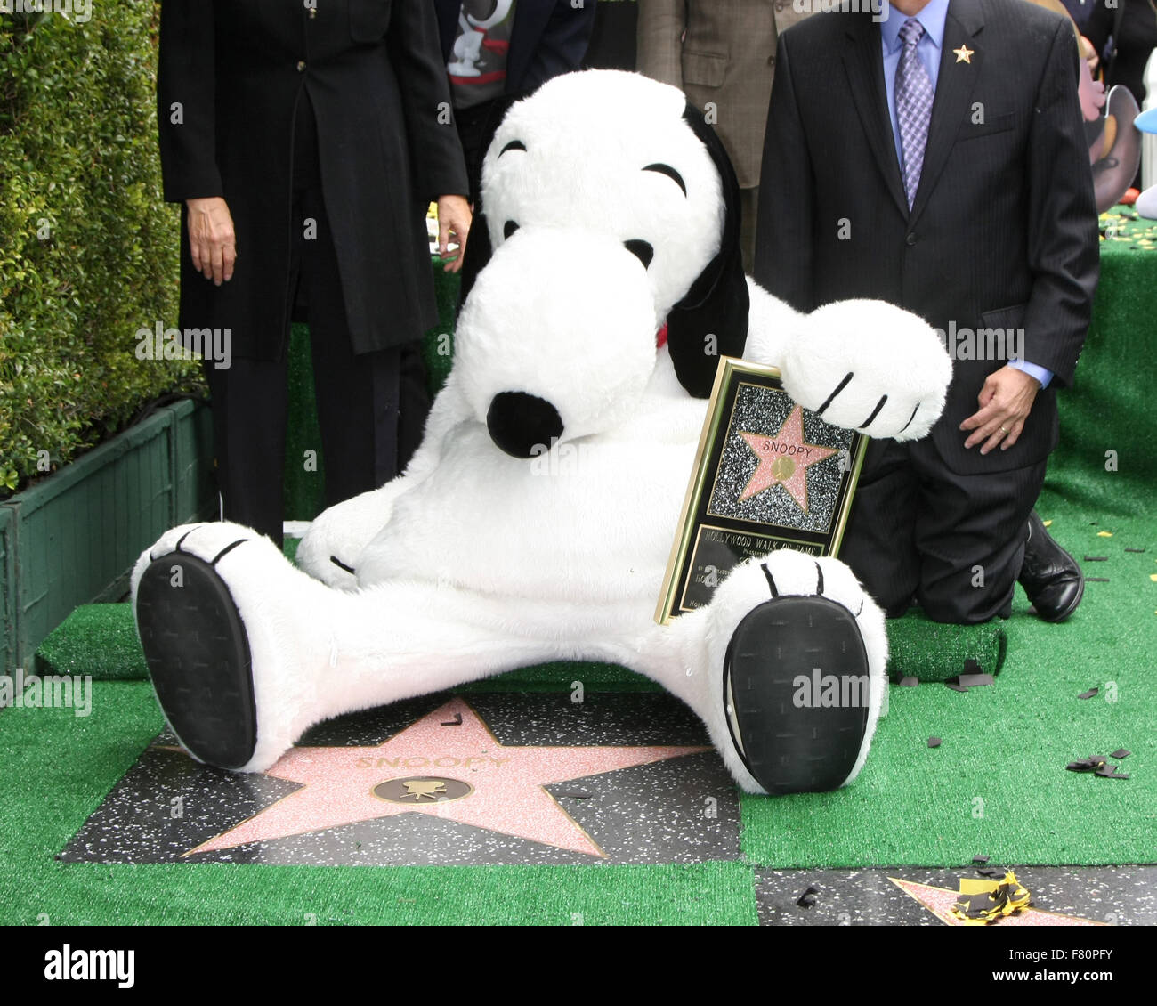 Snoopy star snoopy hollywood walk hi-res stock photography and images ...