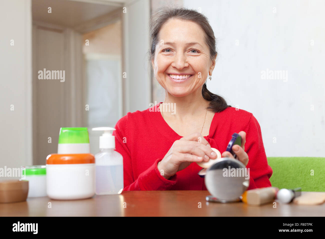 Facepowder hi-res stock photography and images - Alamy