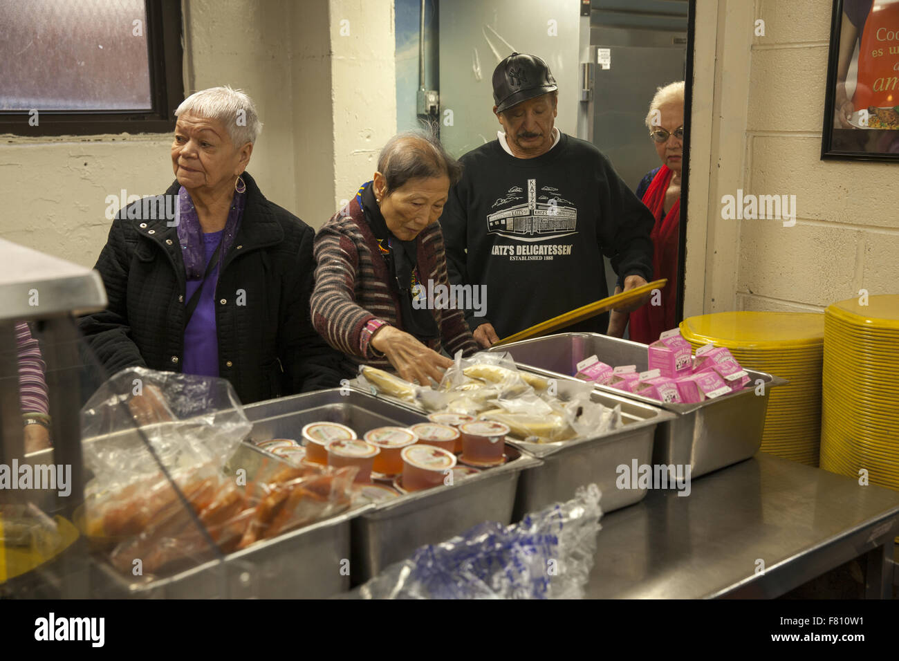Community center social groups hi-res stock photography and images - Alamy