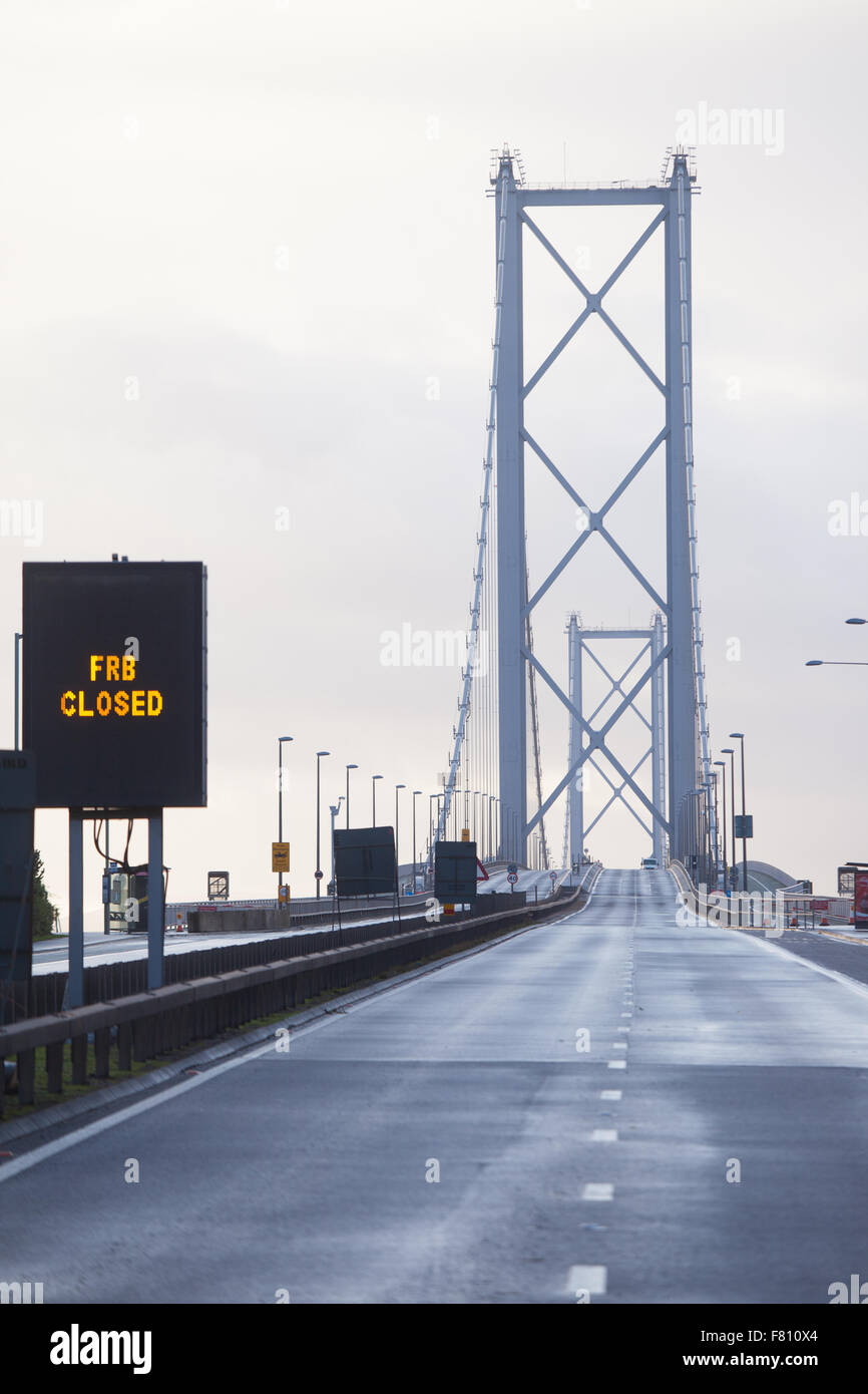 North Queensferry, Fife, Scotland. 04th December, 2015. An Empty Forth ...