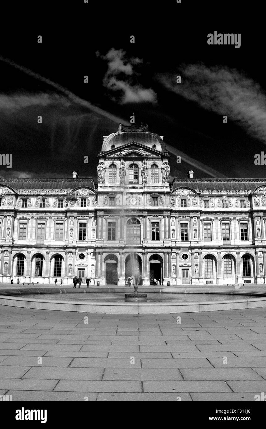 Paris france musee du Black and White Stock Photos & Images - Alamy