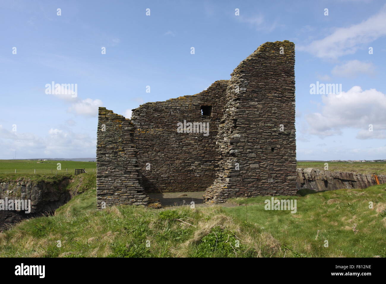 Wick castle scotland hi-res stock photography and images - Alamy