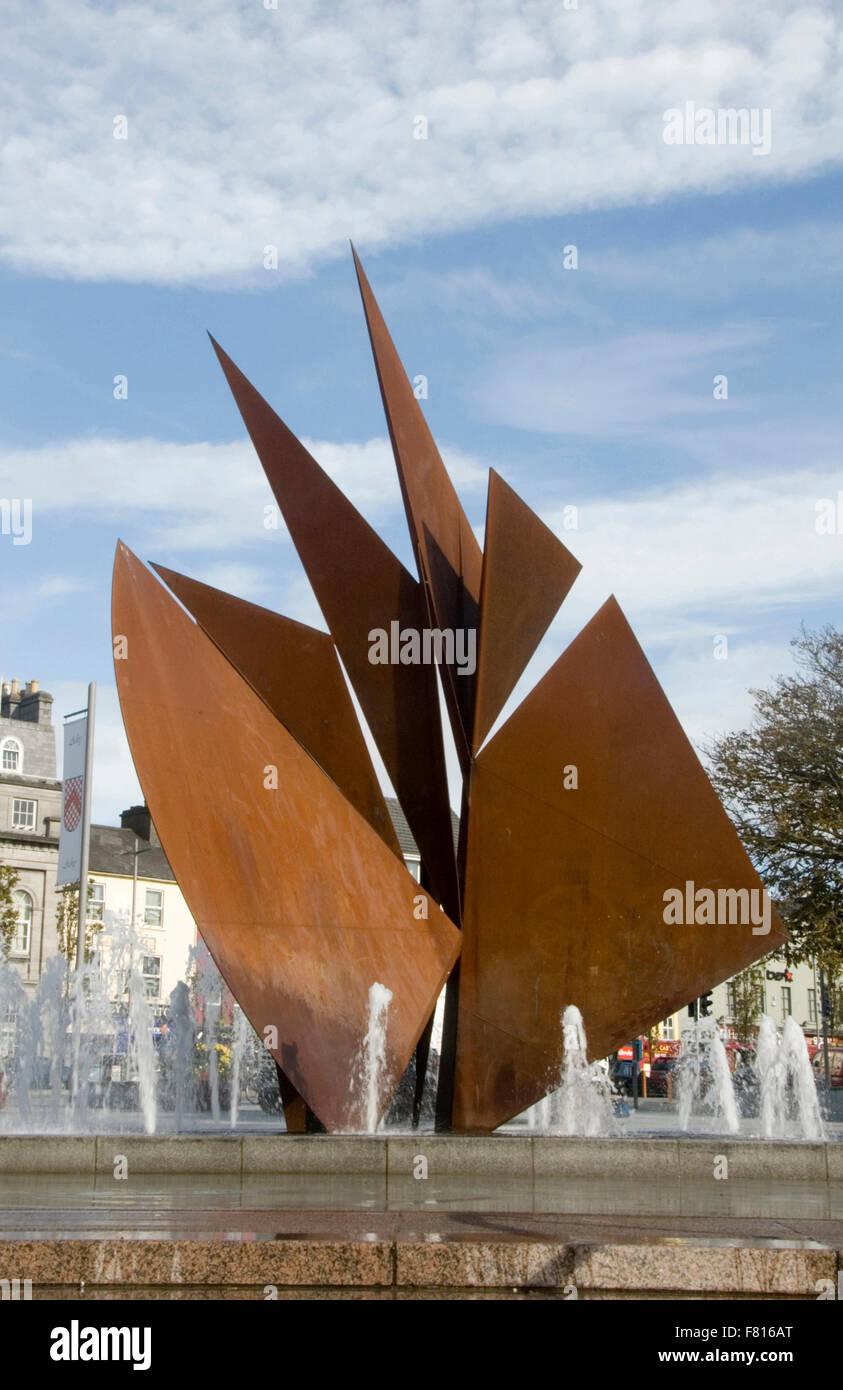 Galway sculpture eyre square galway hi-res stock photography and images ...