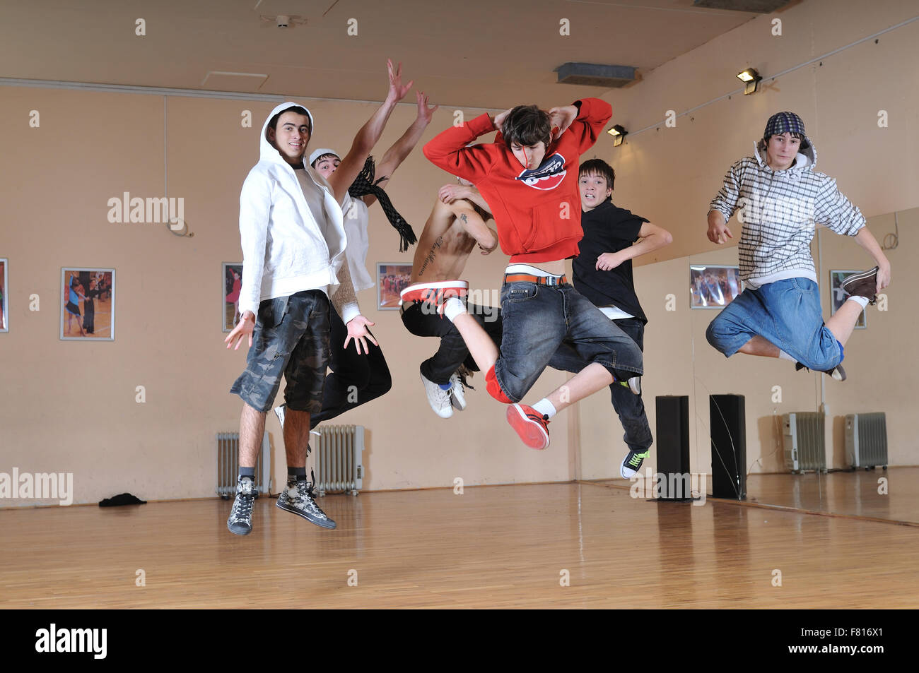 Break dancer in air isolated hi-res stock photography and images - Alamy