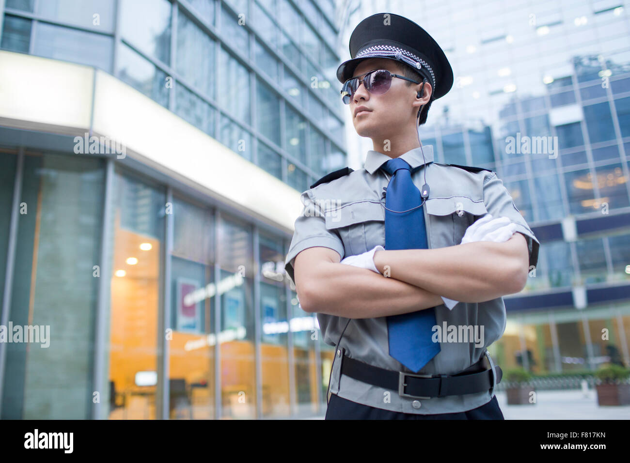 Security guard arms crossed hi-res stock photography and images - Alamy