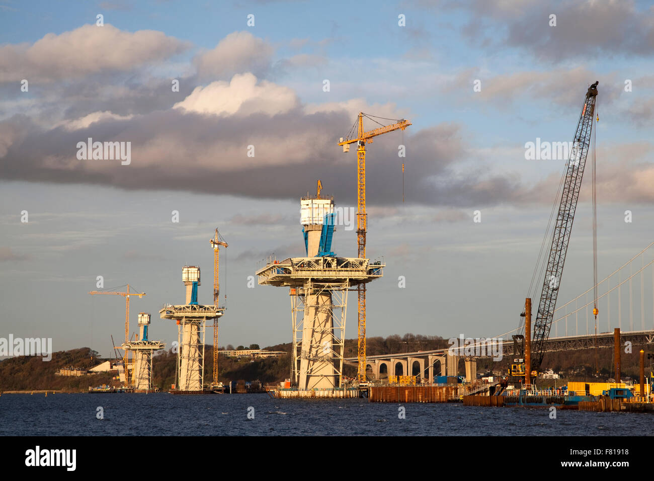 Construction the queensferry crossing hi-res stock photography and ...