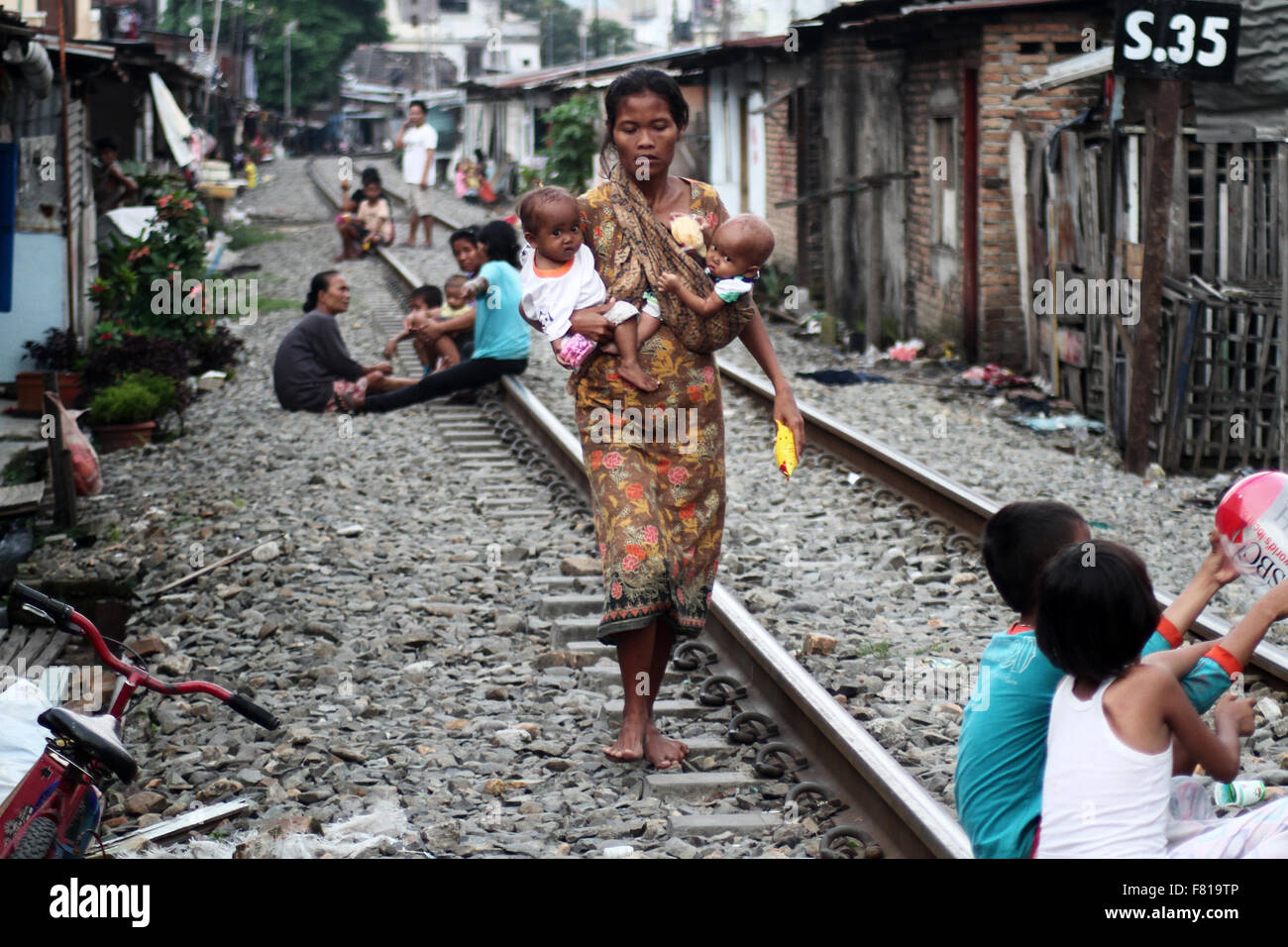 Medan, North Sumatra, Indonesia. 4th December, 2015. Indonesian women ...