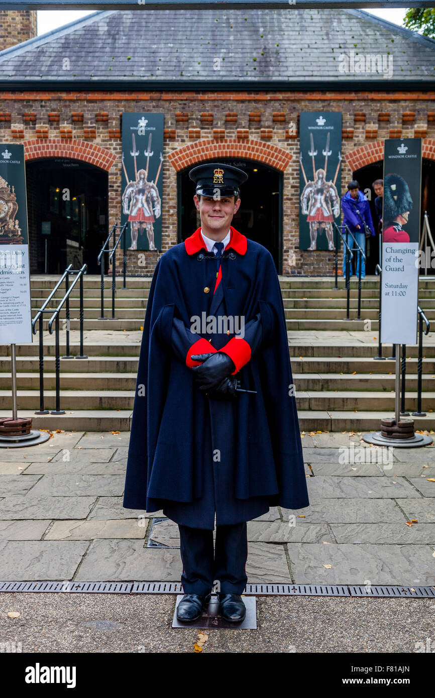 A Warden at Windsor Castle, Windsor, Berkshire, UK Stock Photo - Alamy