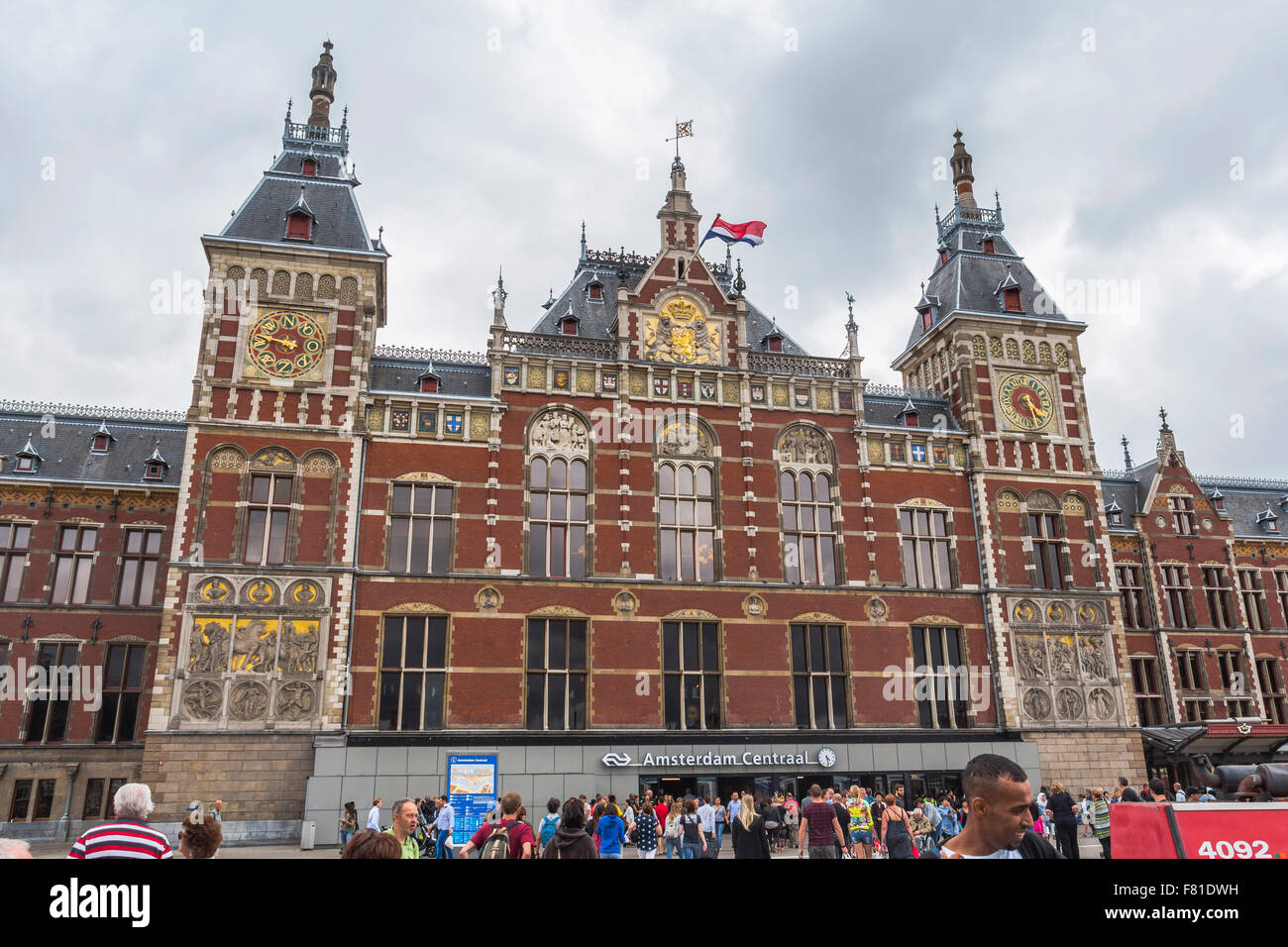 Clock centraal station amsterdam hi-res stock photography and images ...