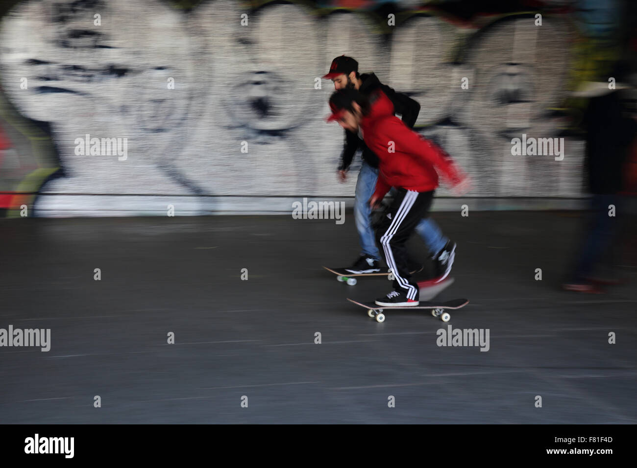 skateboarders on the south bank in london england Stock Photo - Alamy