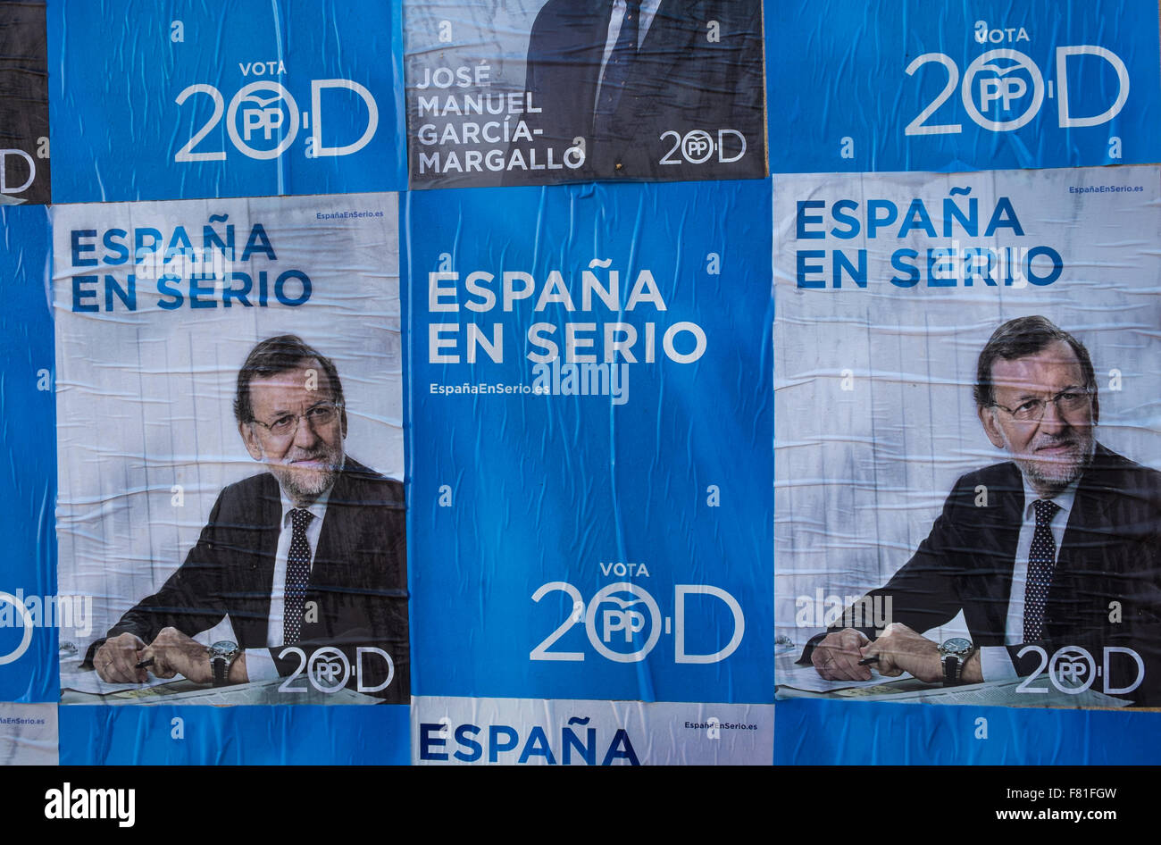 Conservative party campaign posters hi-res stock photography and images ...