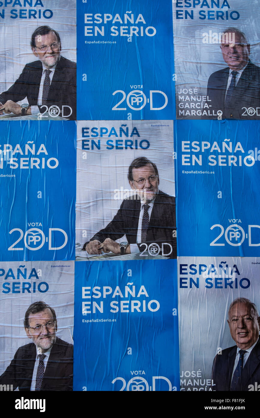 Conservative party campaign posters hi-res stock photography and images ...