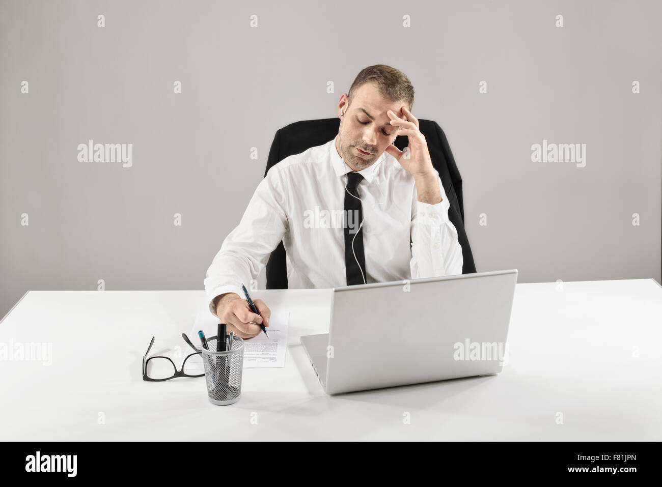 Businessman scream hi-res stock photography and images - Alamy