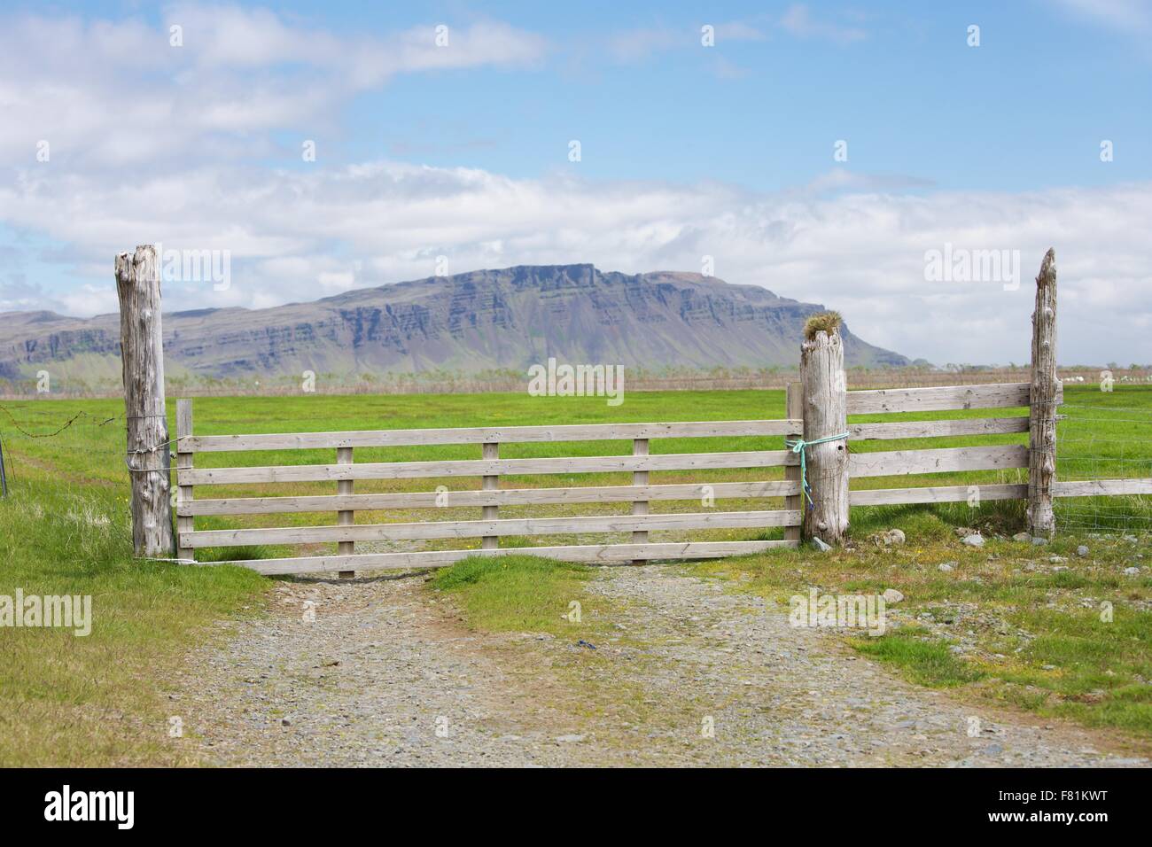 Farm gate hi-res stock photography and images - Alamy