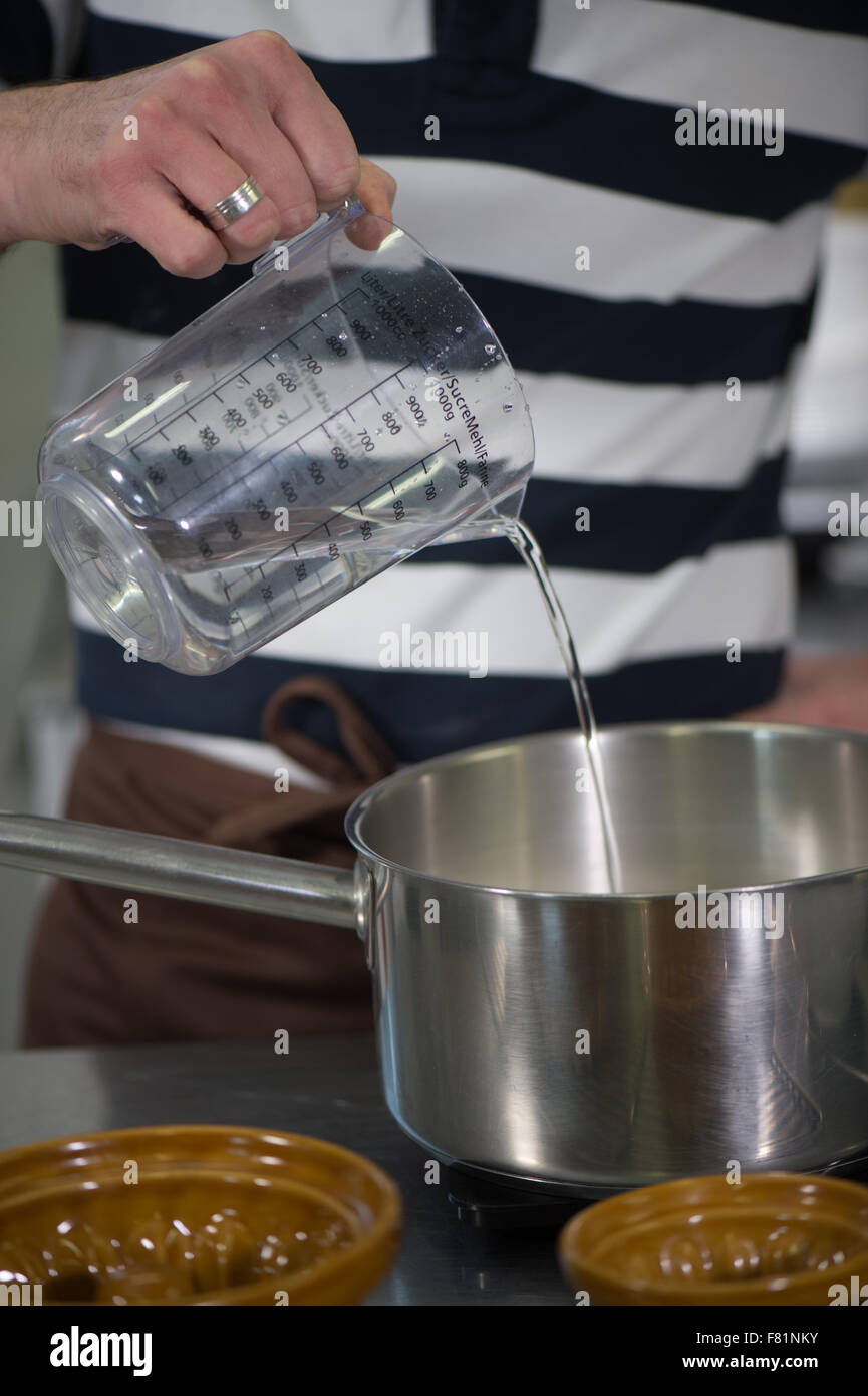 Blending chocolate cake in a pastry Stock Photo - Alamy