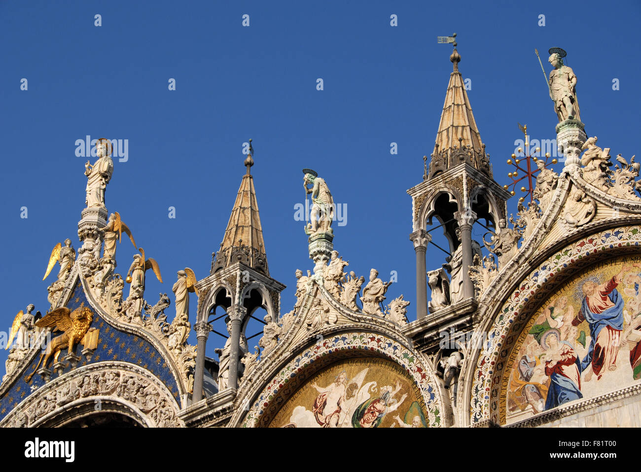 Frieze flag hi-res stock photography and images - Alamy