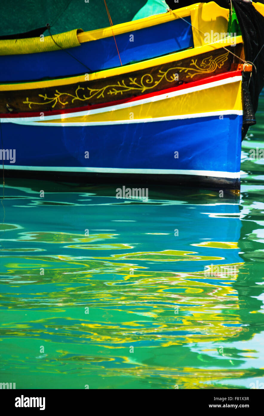 Boat reflection in water hi-res stock photography and images - Alamy