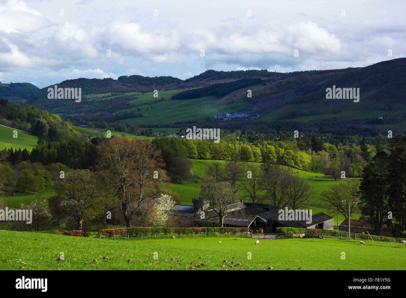Country farm view hi-res stock photography and images - Alamy