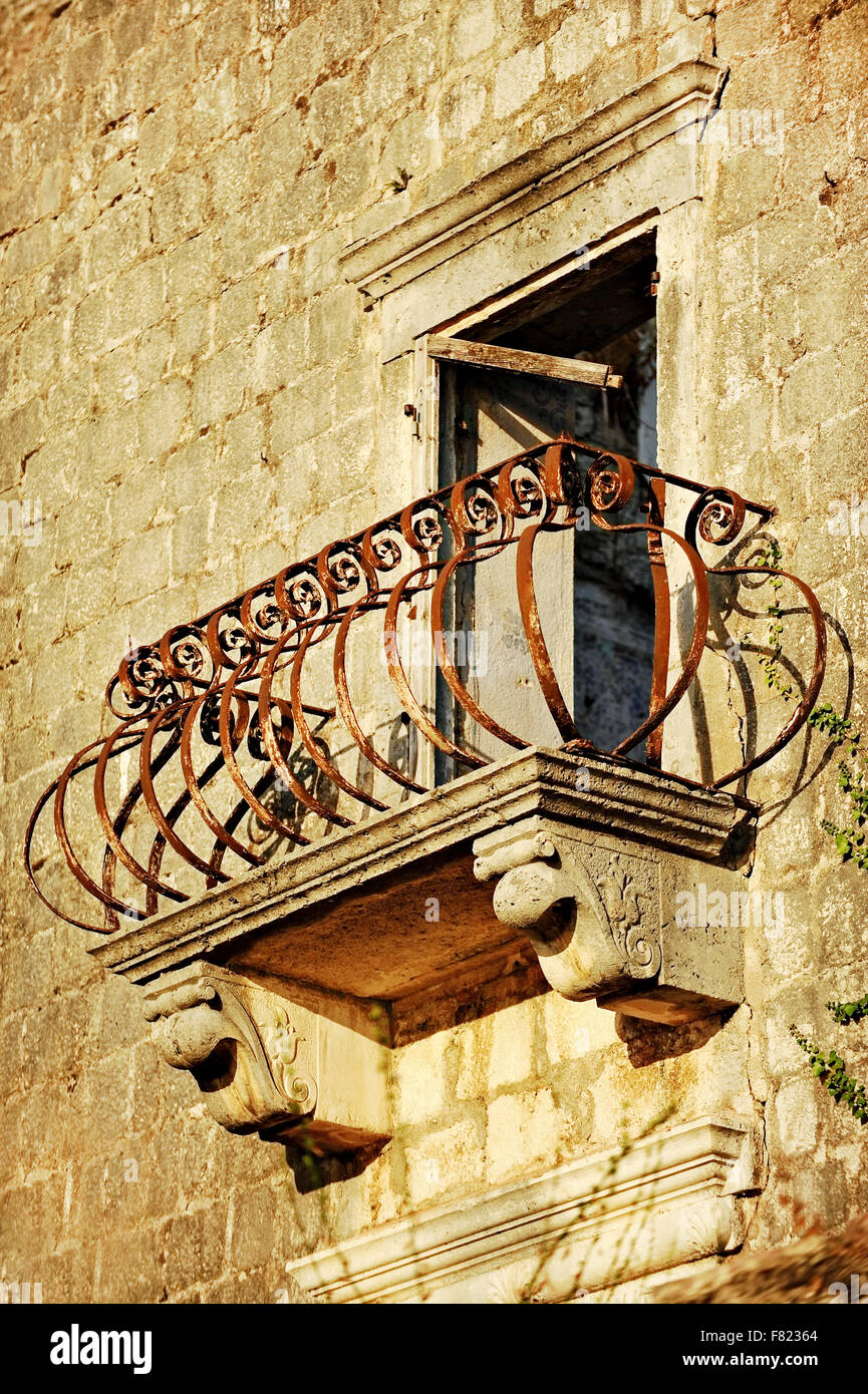 Wrought iron balcony hi-res stock photography and images - Alamy