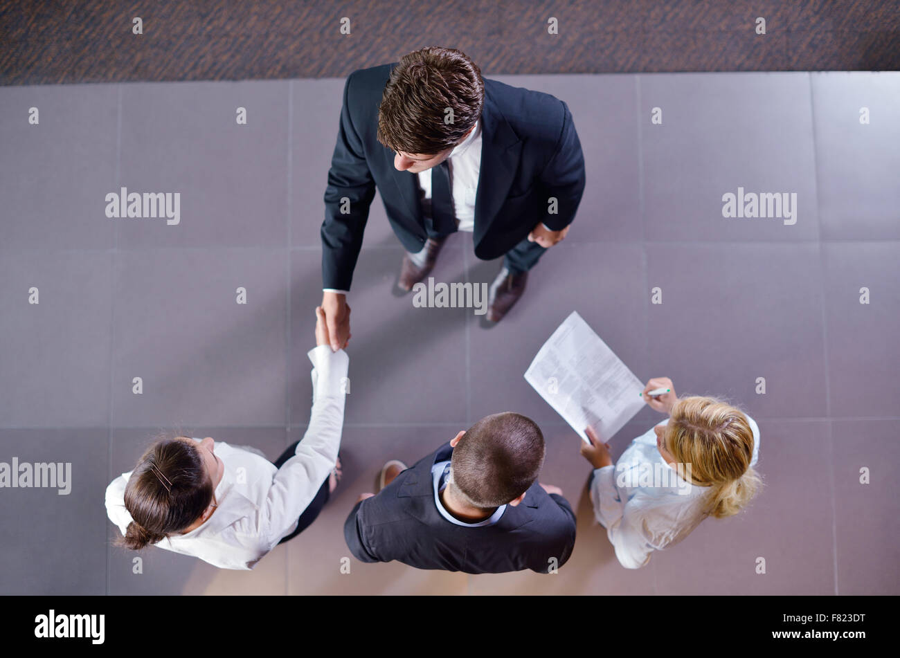 business people shaking hands make deal and sign contract Stock Photo ...