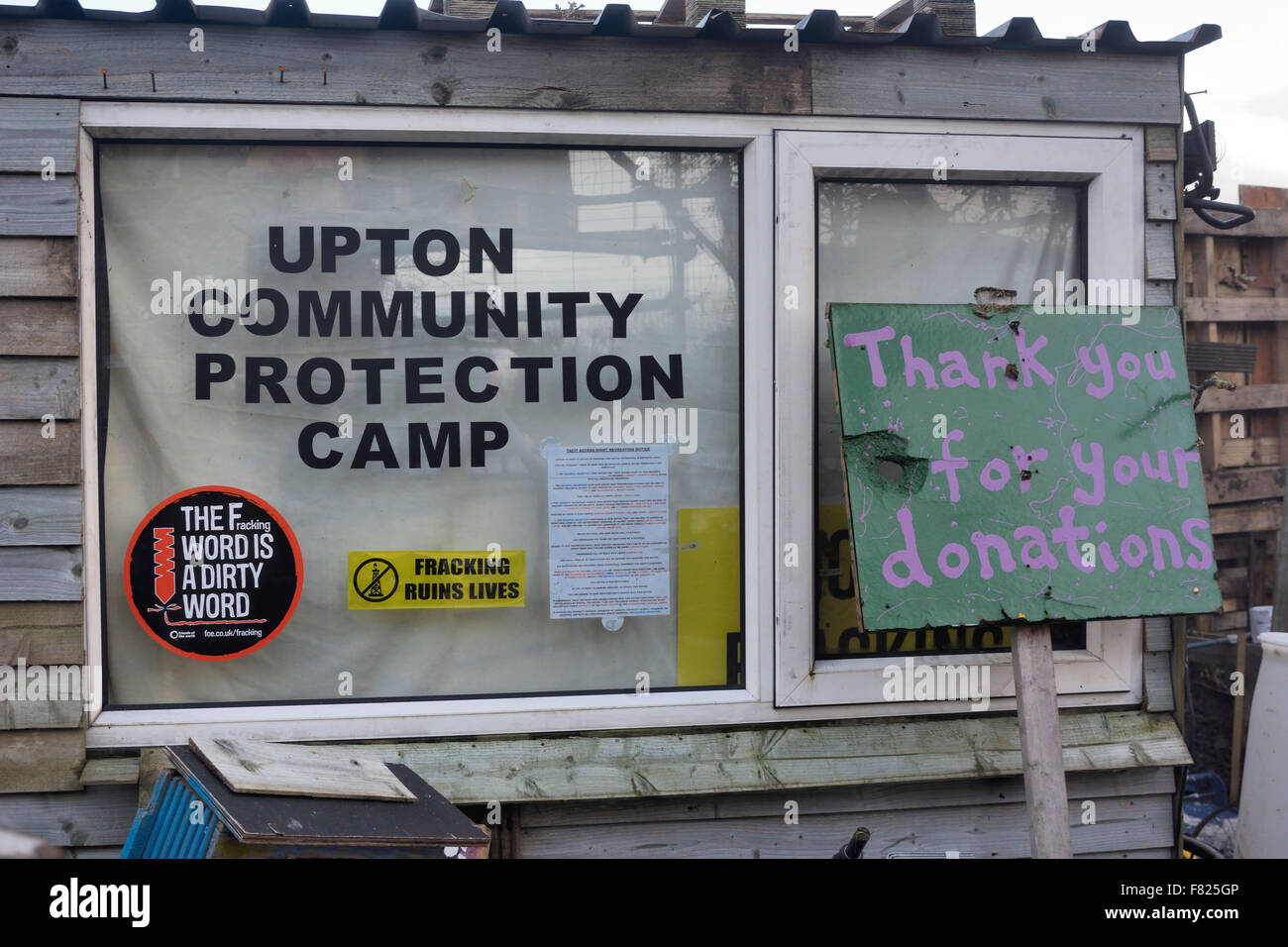 Upton, Cheshire, UK. 04th Dec, 2015. Upton Community Protection Camp ...
