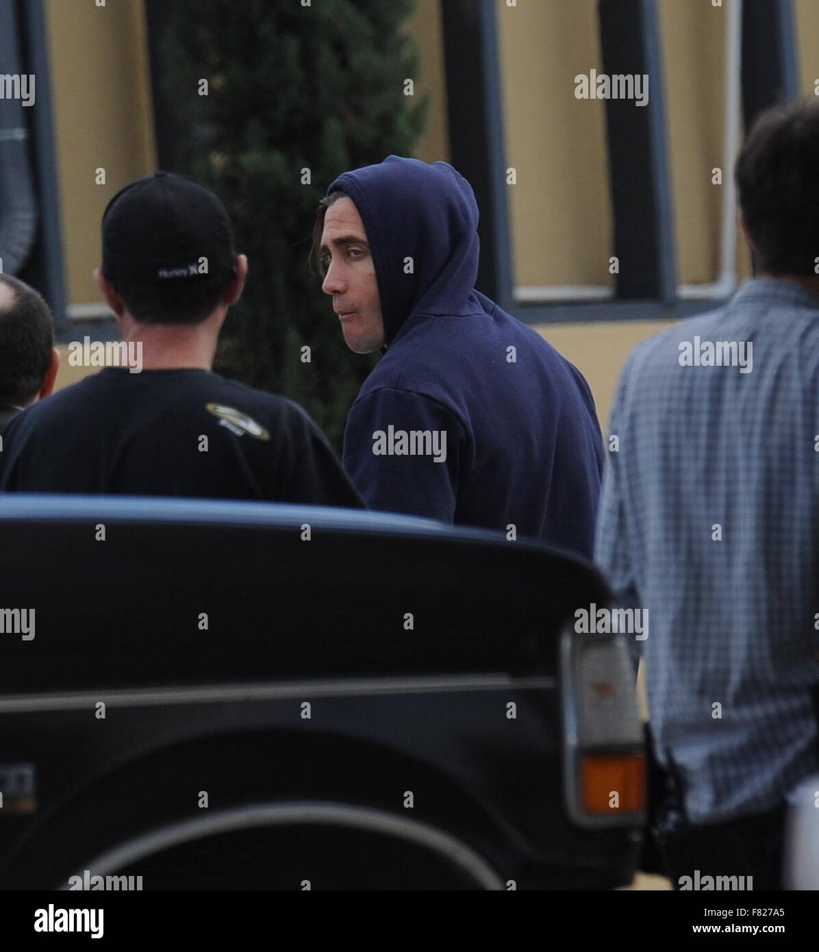 Actor Jake Gyllenhaal goes incognito on the set of "Nocturnal Animals ...