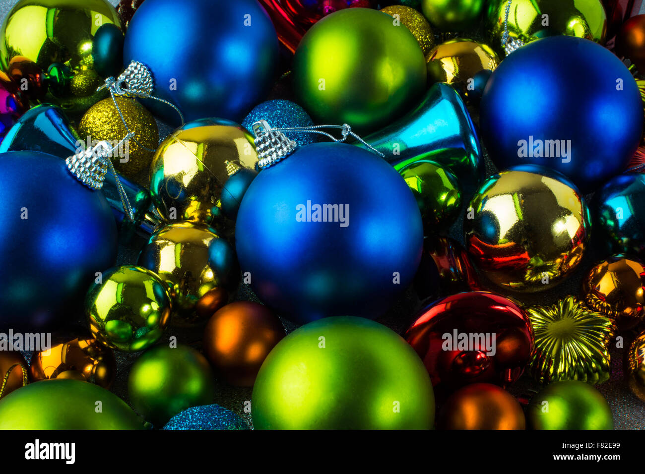 Yellow bauble hi-res stock photography and images - Alamy