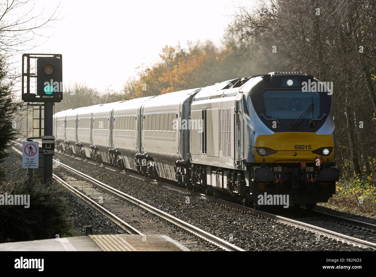 Class 68 diesel locomotive pulling a Chiltern Railways Mainline train ...