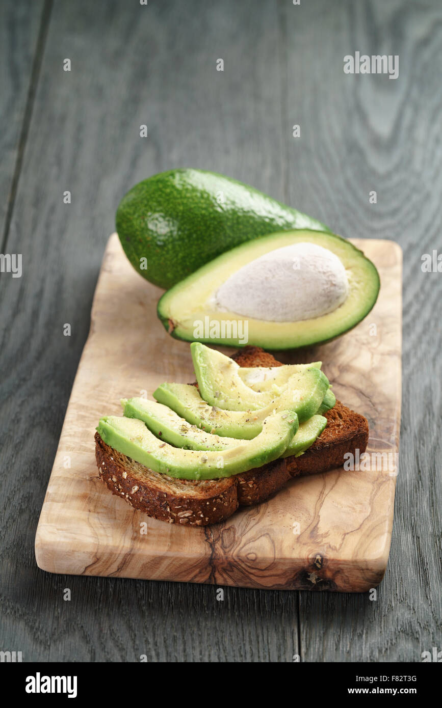 Rye toast and avocado hi-res stock photography and images - Alamy