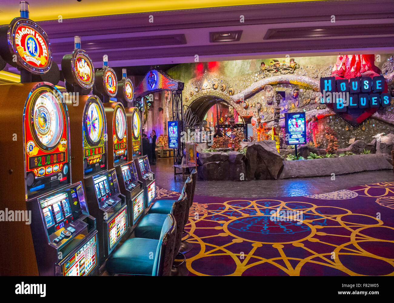 The interior of Mandalay Bay resort in Las Vegas Stock Photo - Alamy