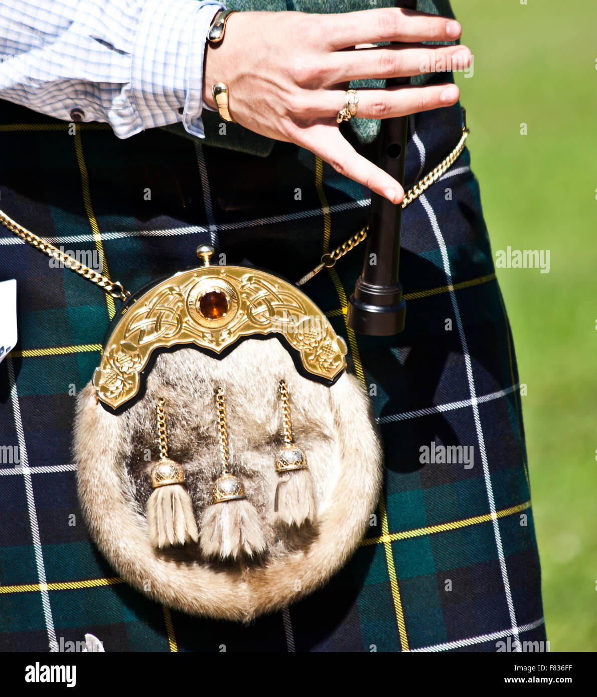 Bagpipe uniform hi-res stock photography and images - Alamy