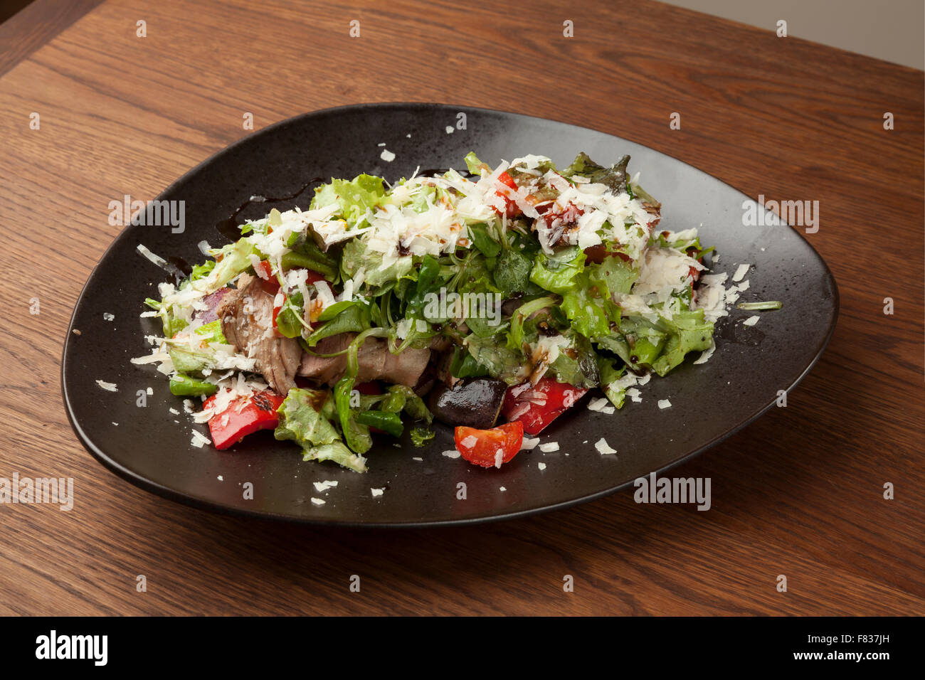 Fillet beef vegetable salad hi-res stock photography and images - Alamy