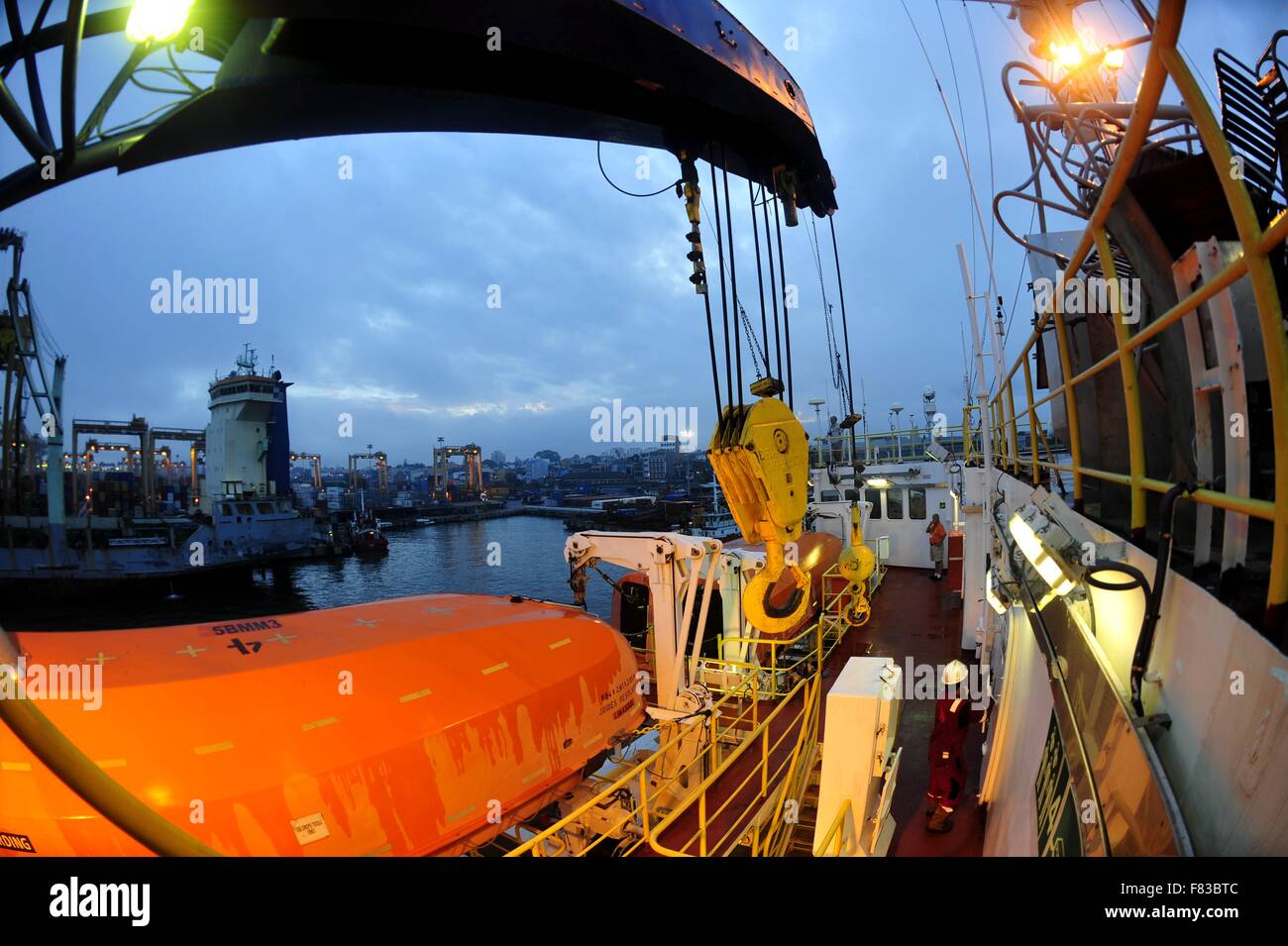Colombo. 5th Dec, 2015. U.S. drilling ship JOIDES Resolution is ...