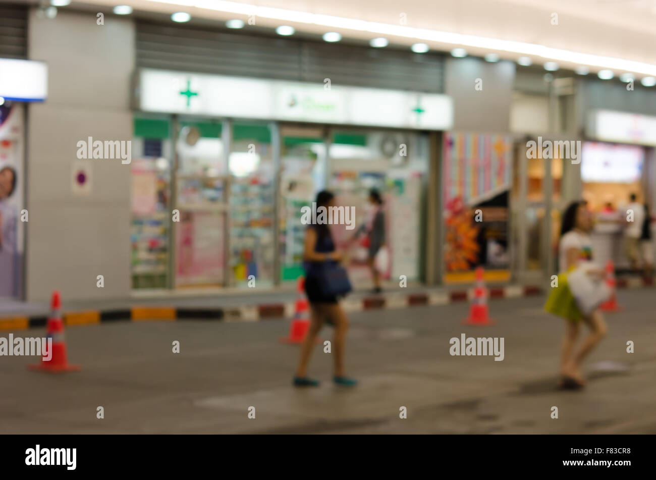 Pharmacy store blur background hi-res stock photography and images - Alamy