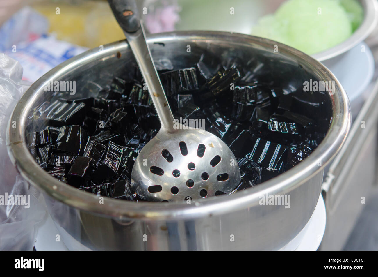 Thai dessert, Grass jelly with syrup (Chao-Kuay Stock Photo - Alamy