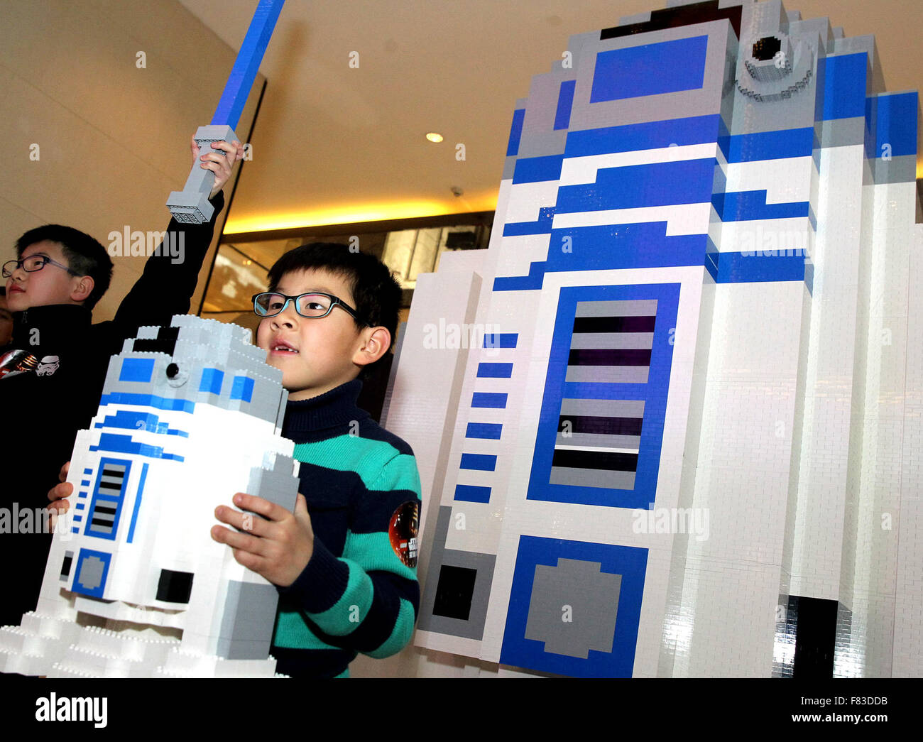 Lego war hi-res stock photography and images - Alamy