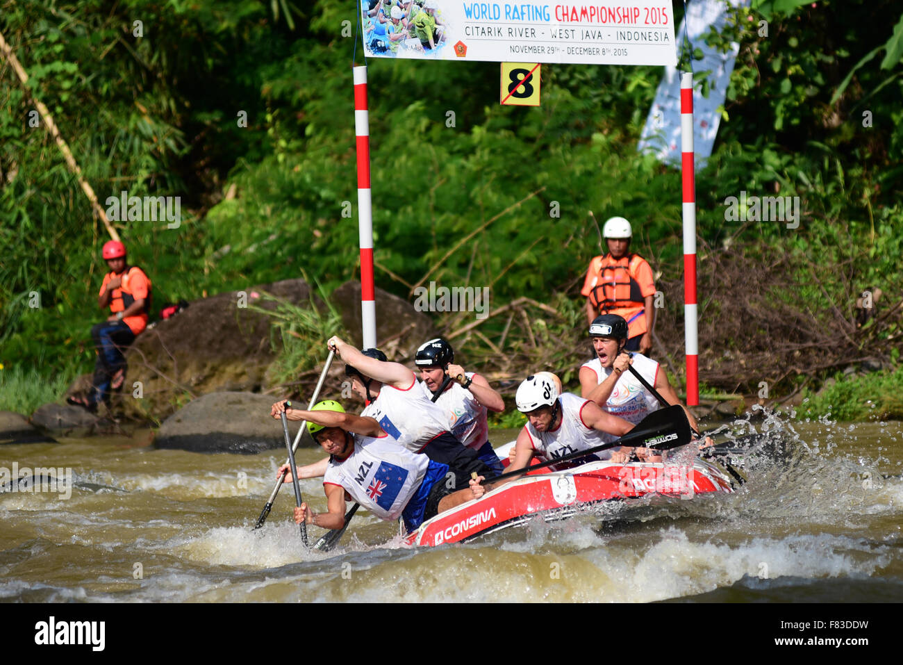 New Zealand open men's slalom team during World Rafting Championship in ...