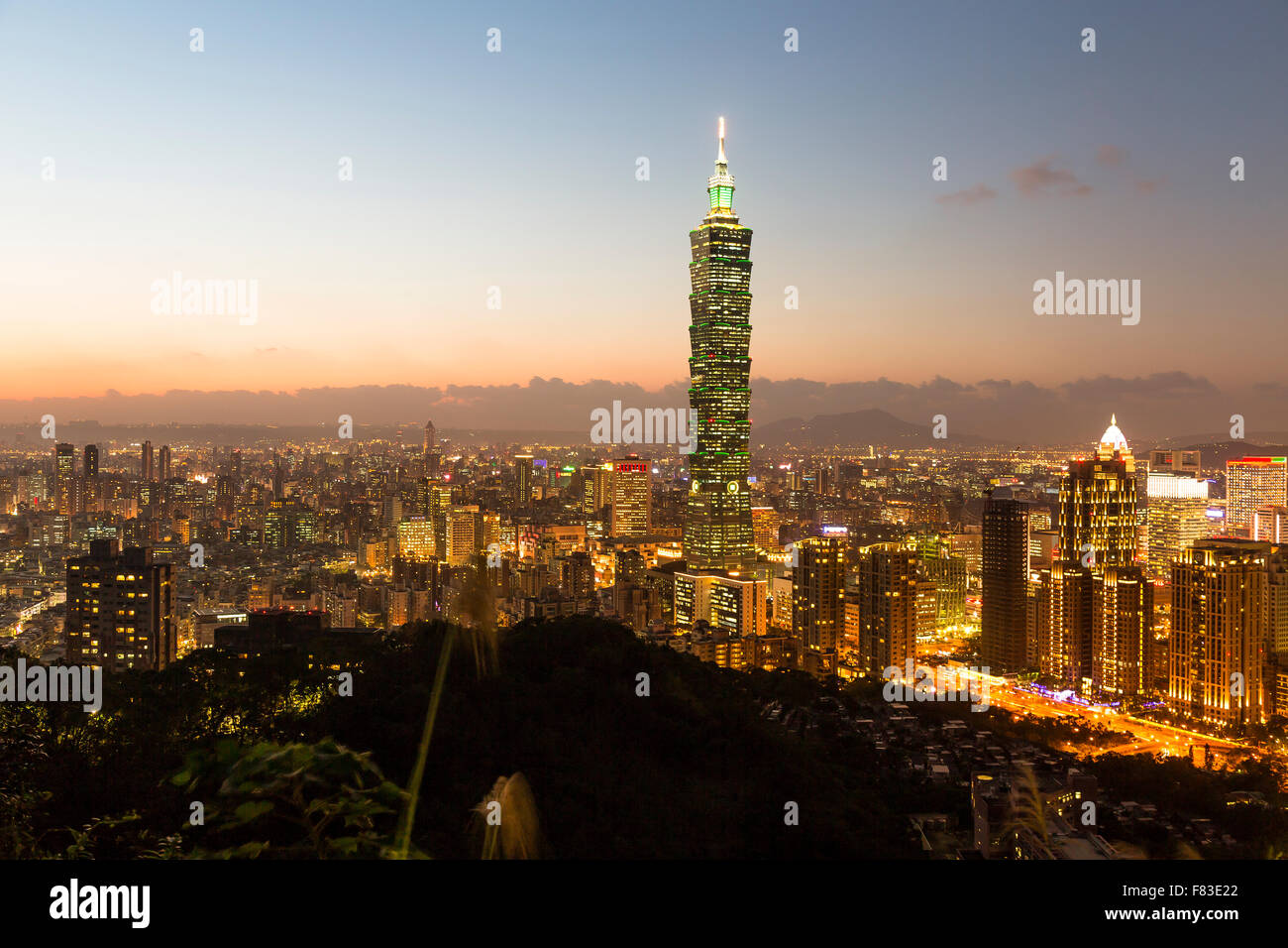 View of Taipei from Elephant Mountain Stock Photo - Alamy