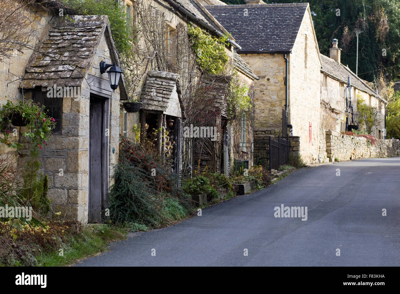 Rustic unique cottages in the cotswolds Stock Photo - Alamy